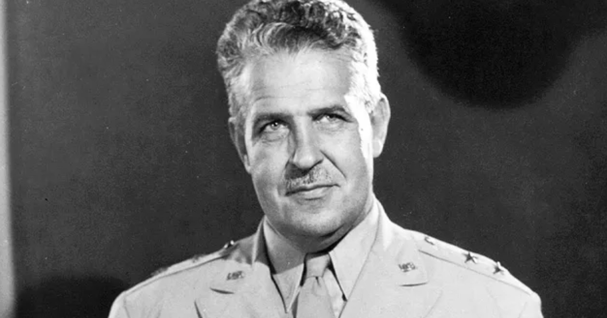 Leslie Groves, el general que eligió a Oppenheimer para liderar el ...